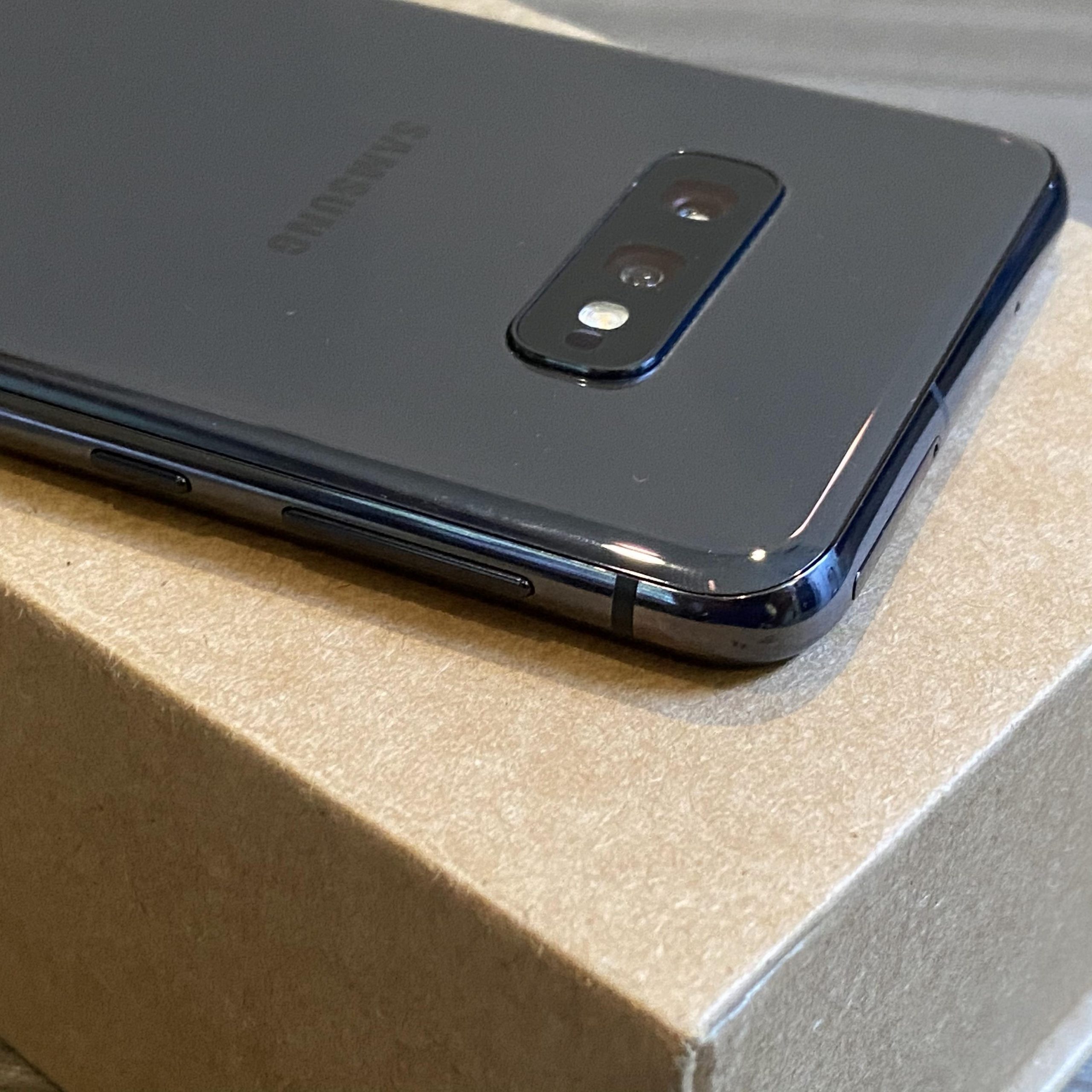 Samsung Galaxy S10e 128GB Black Good Grade SALE - Mobile City