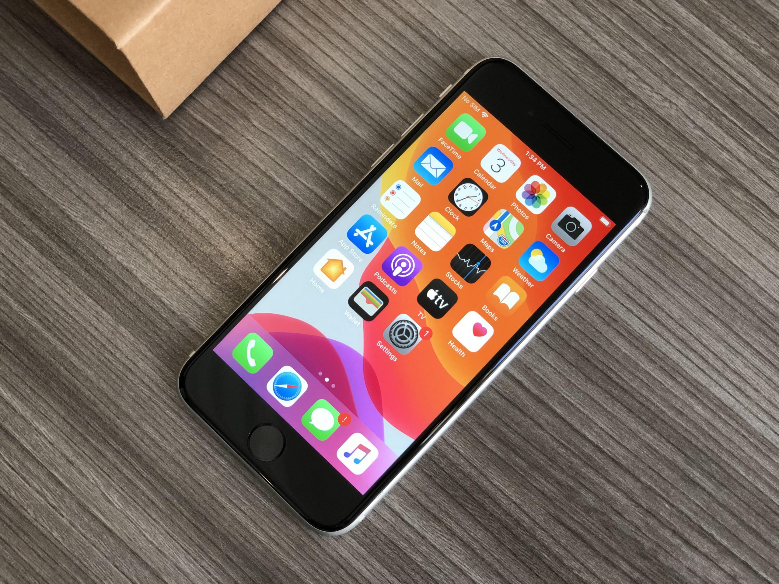 iPhone SE (2020) 128GB White Good Grade SALE - Mobile City