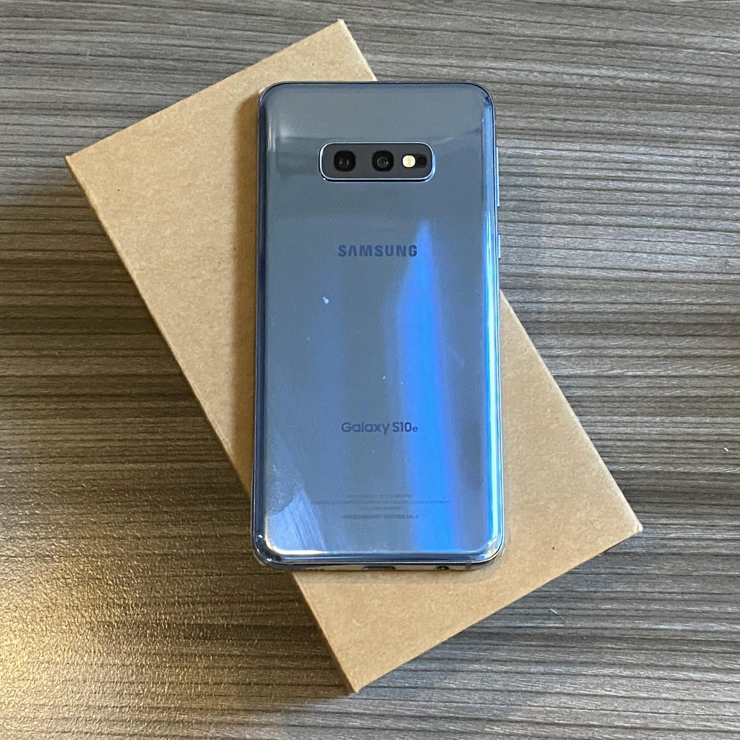Samsung Galaxy S10e 128GB Blue