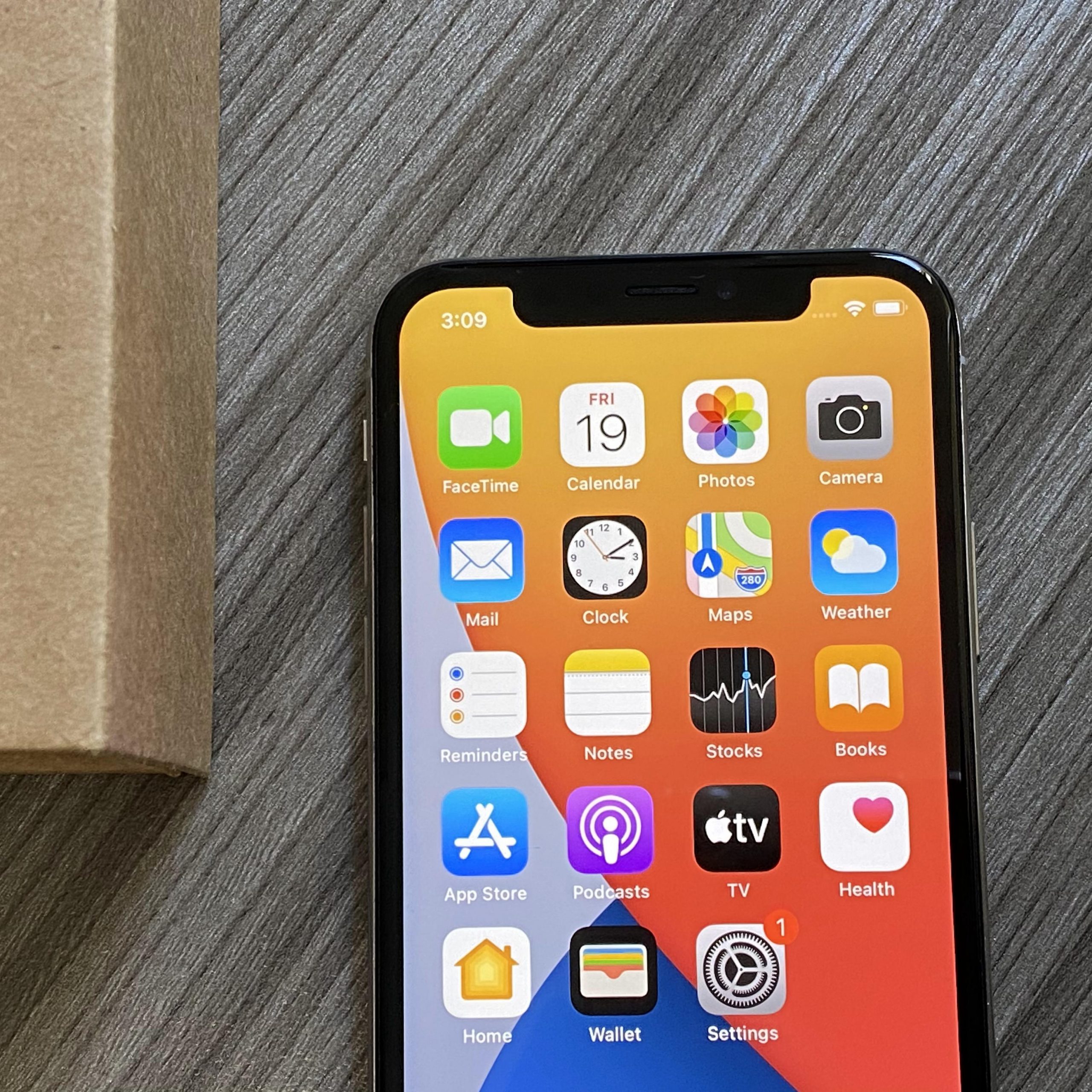 iPhone X 64GB White / Silver A Grade Like New with New Battery - Mobile ...