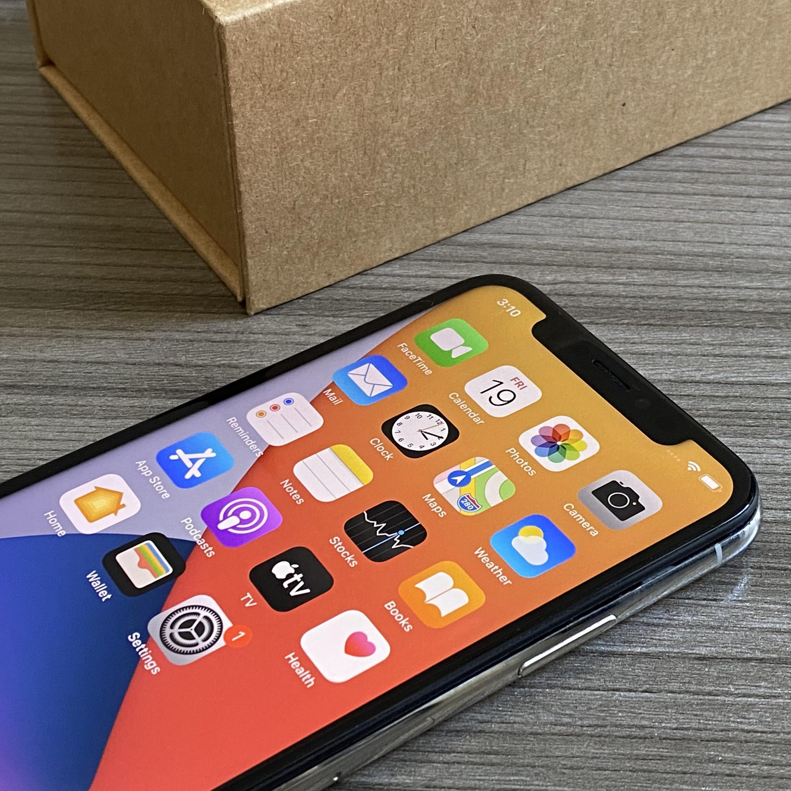 iPhone X 64GB White / Silver A Grade Like New with New Battery - Mobile ...