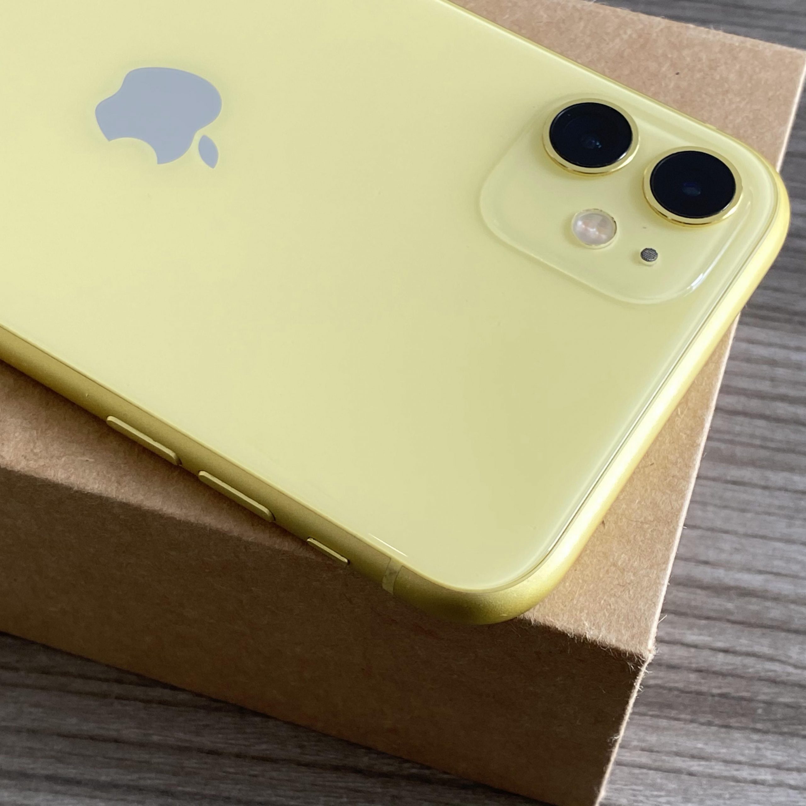 iPhone 11 64GB Yellow A Grade - Mobile City