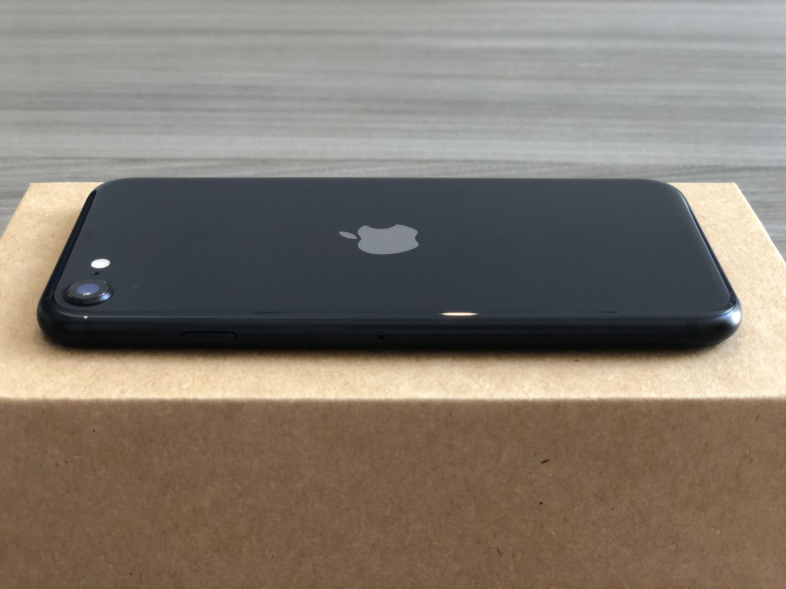 iPhone SE 2020 64GB Black Excellent Grade - Mobile City