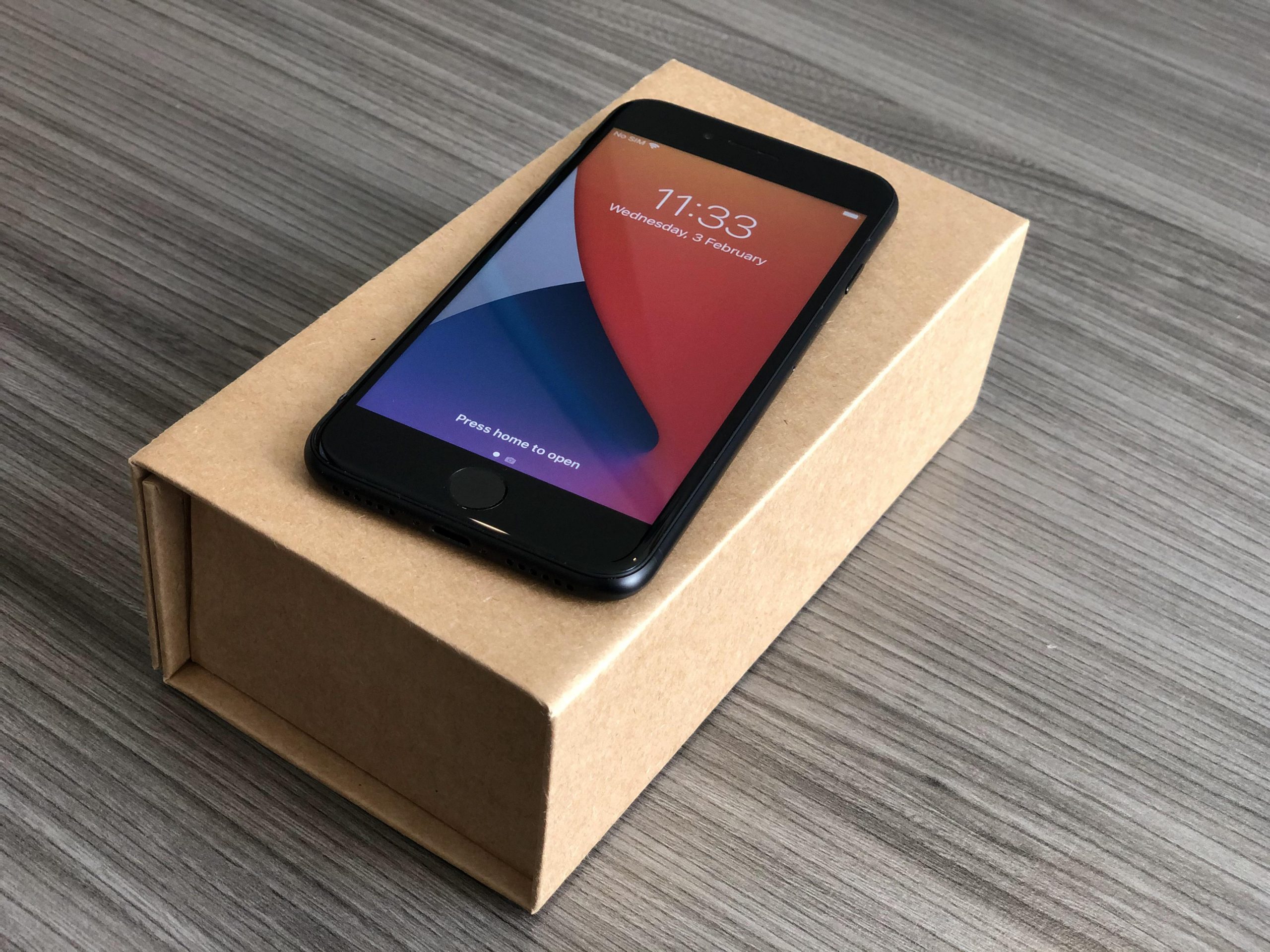 iPhone SE 2020 128GB Black Refurbished - Mobile City