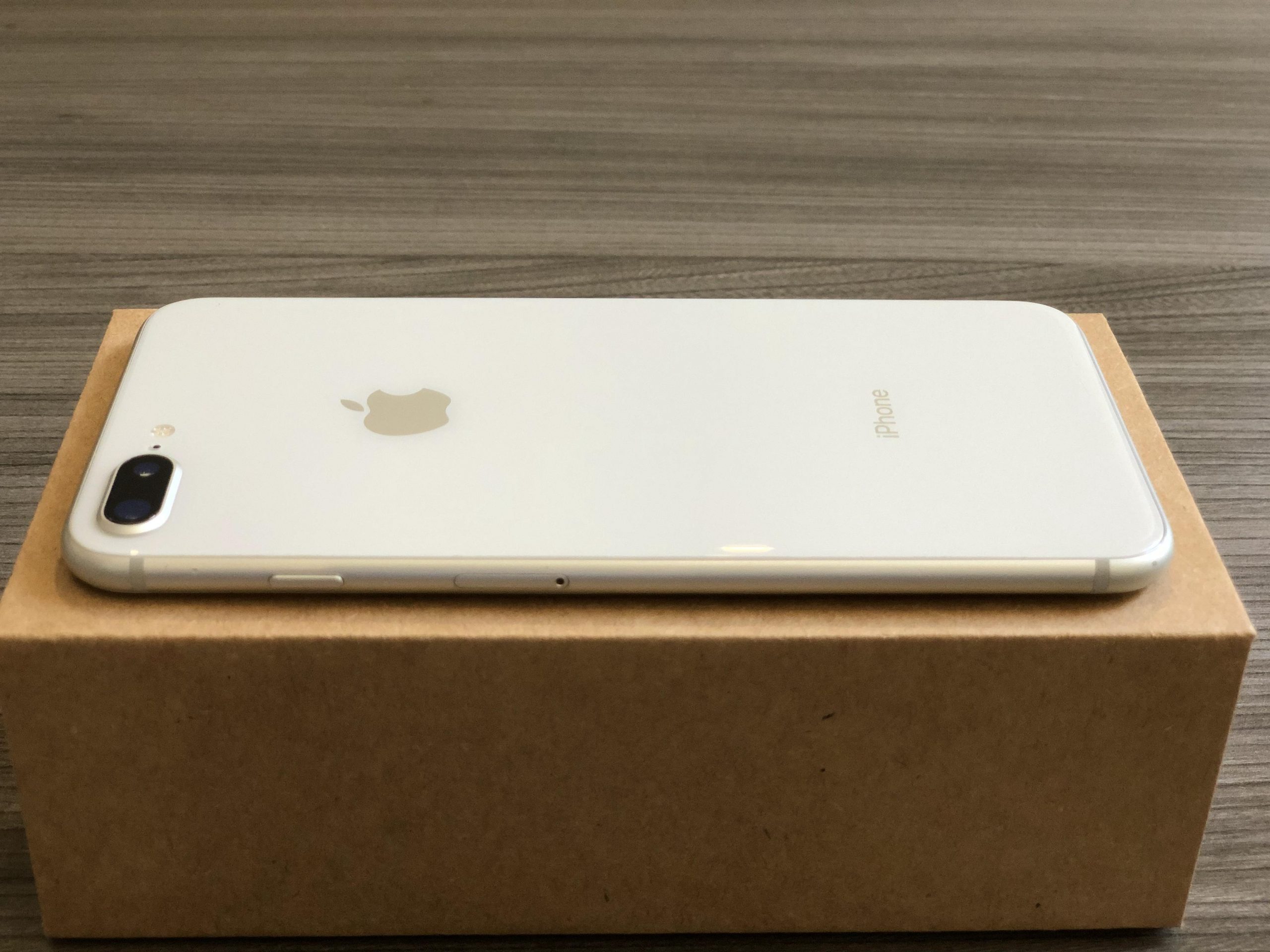 Apple iPhone 8 Plus 64GB White/Silver Refurbished - Mobile City