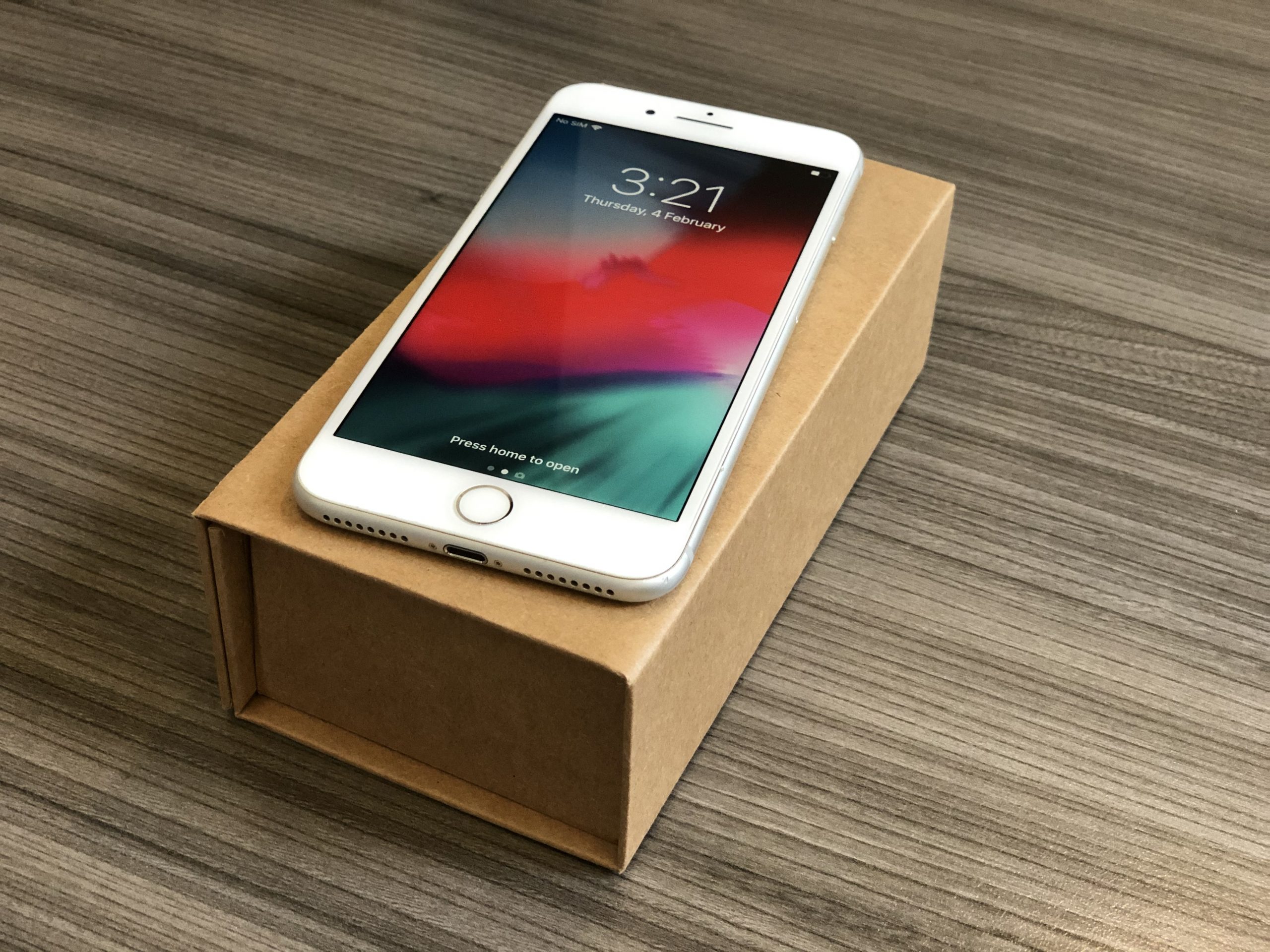 Apple iPhone 8 Plus 64GB White/Silver Refurbished - Mobile City