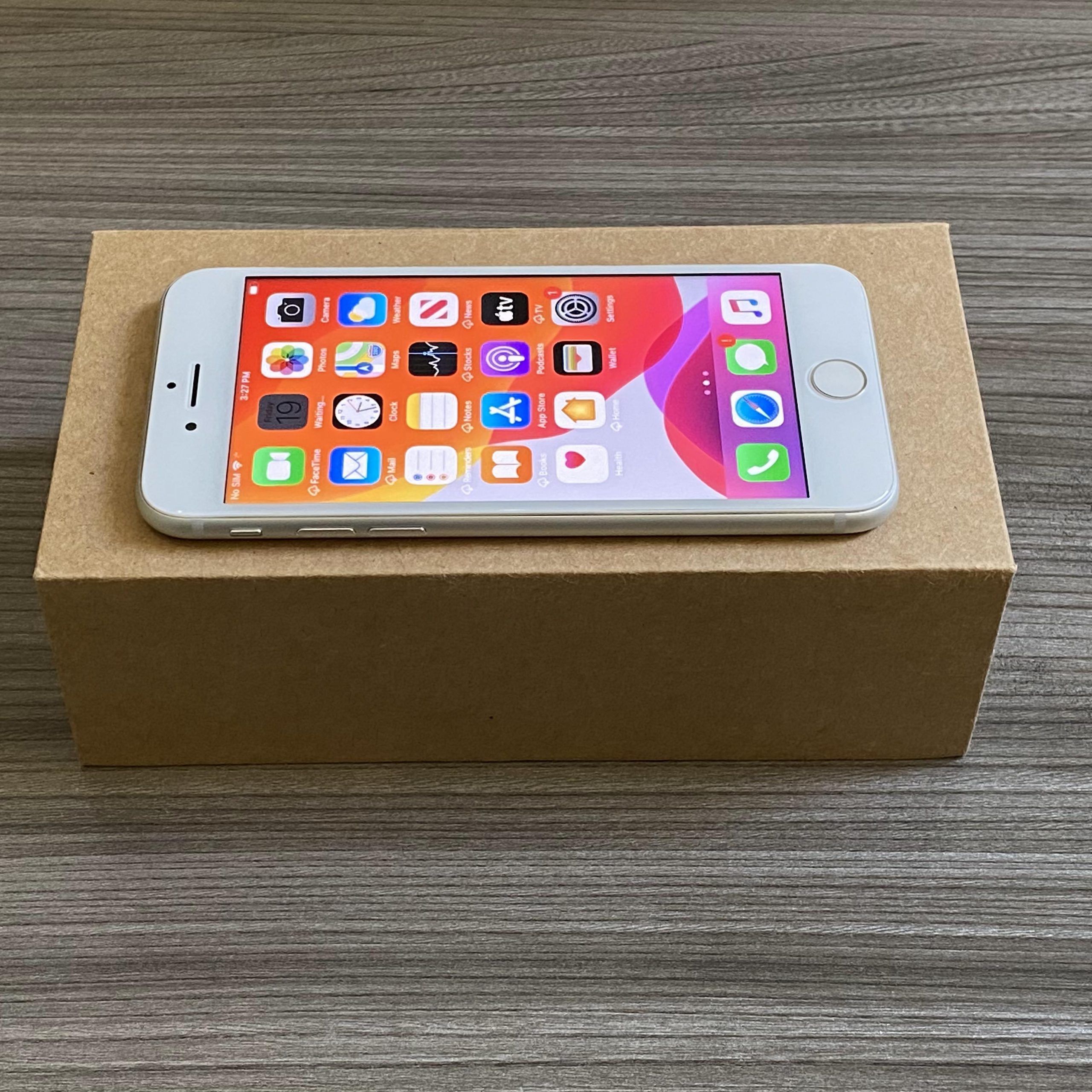 iPhone 8 64GB White / Silver Very Good Grade - Mobile City