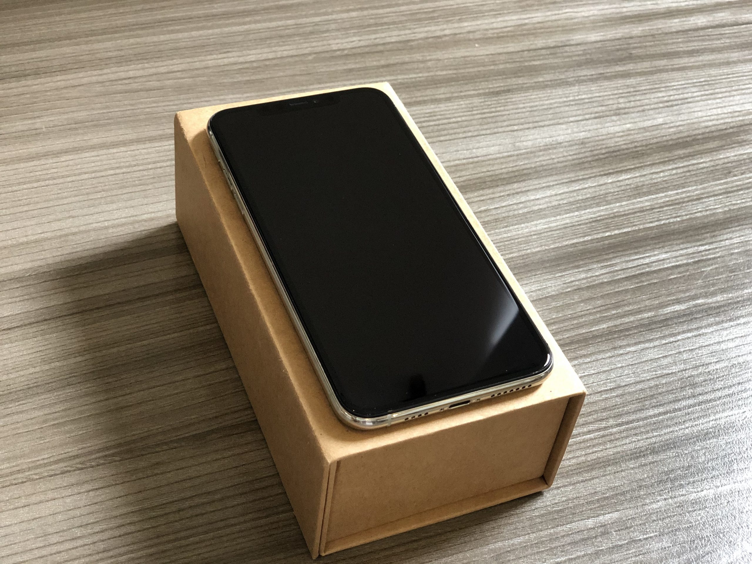 iPhone 11 Pro Max 64GB White / Silver A Grade - Mobile City