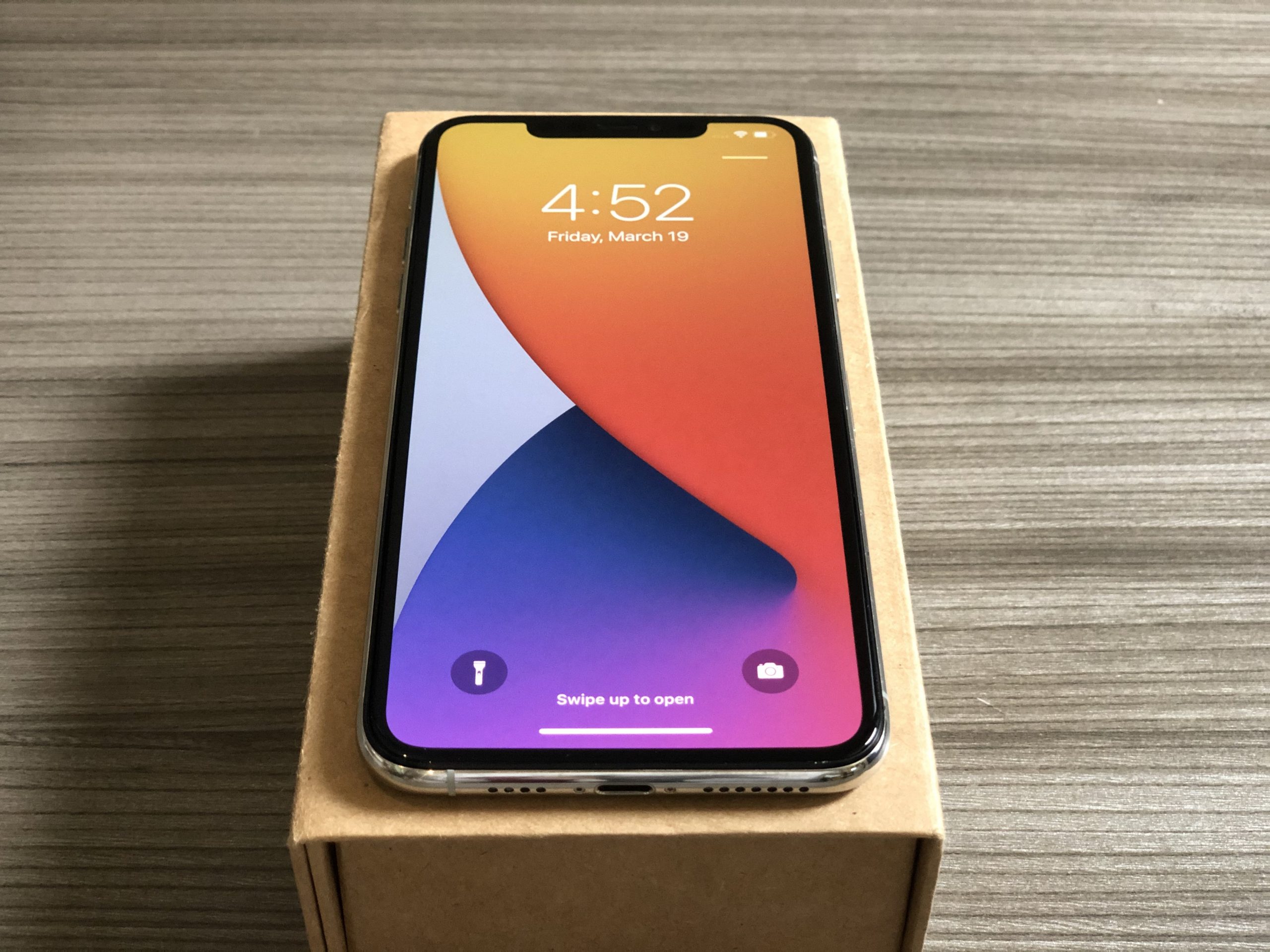 iPhone 11 Pro Max 64GB White / Silver A Grade - Mobile City